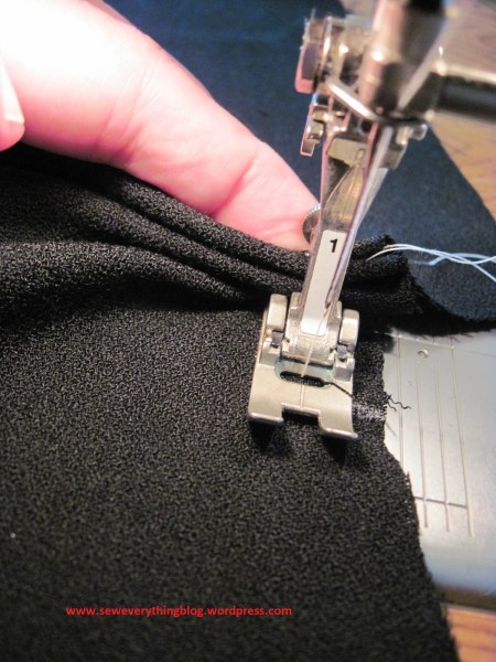2 Sewing Tips: Easing Edition – Sew Everything Blog